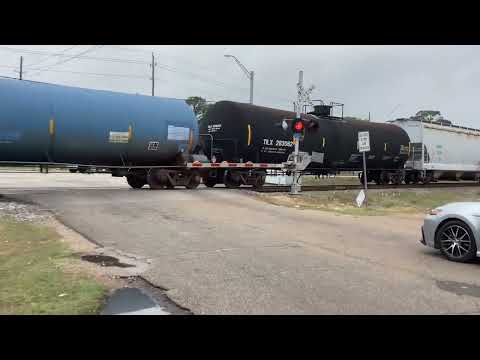 UP 7406 With SD70M Power Leads Manifest Magnolia,Tx - YouTube