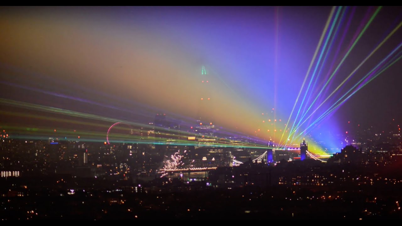 London New Year's Eve fireworks and light show 2021 - YouTube