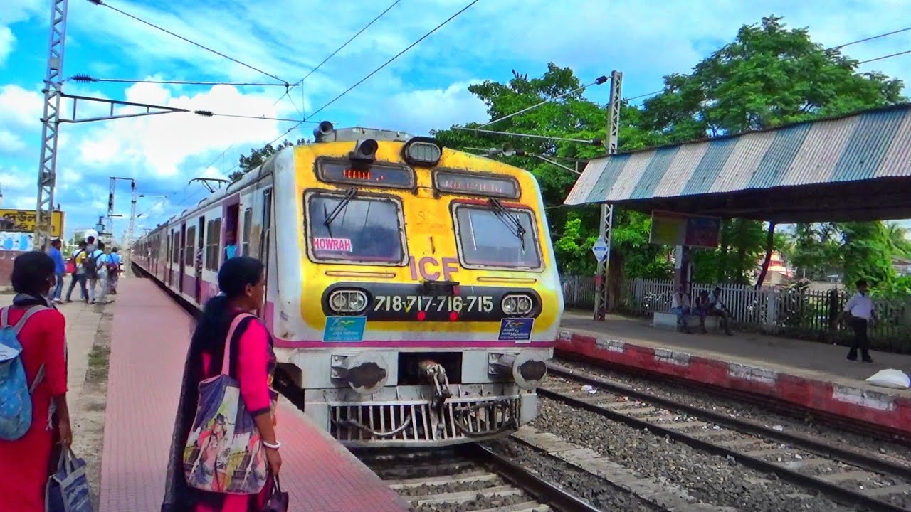 Howrah-Midnapore ICF Medha EMU Local Train Arrive & Departing Deulti ...