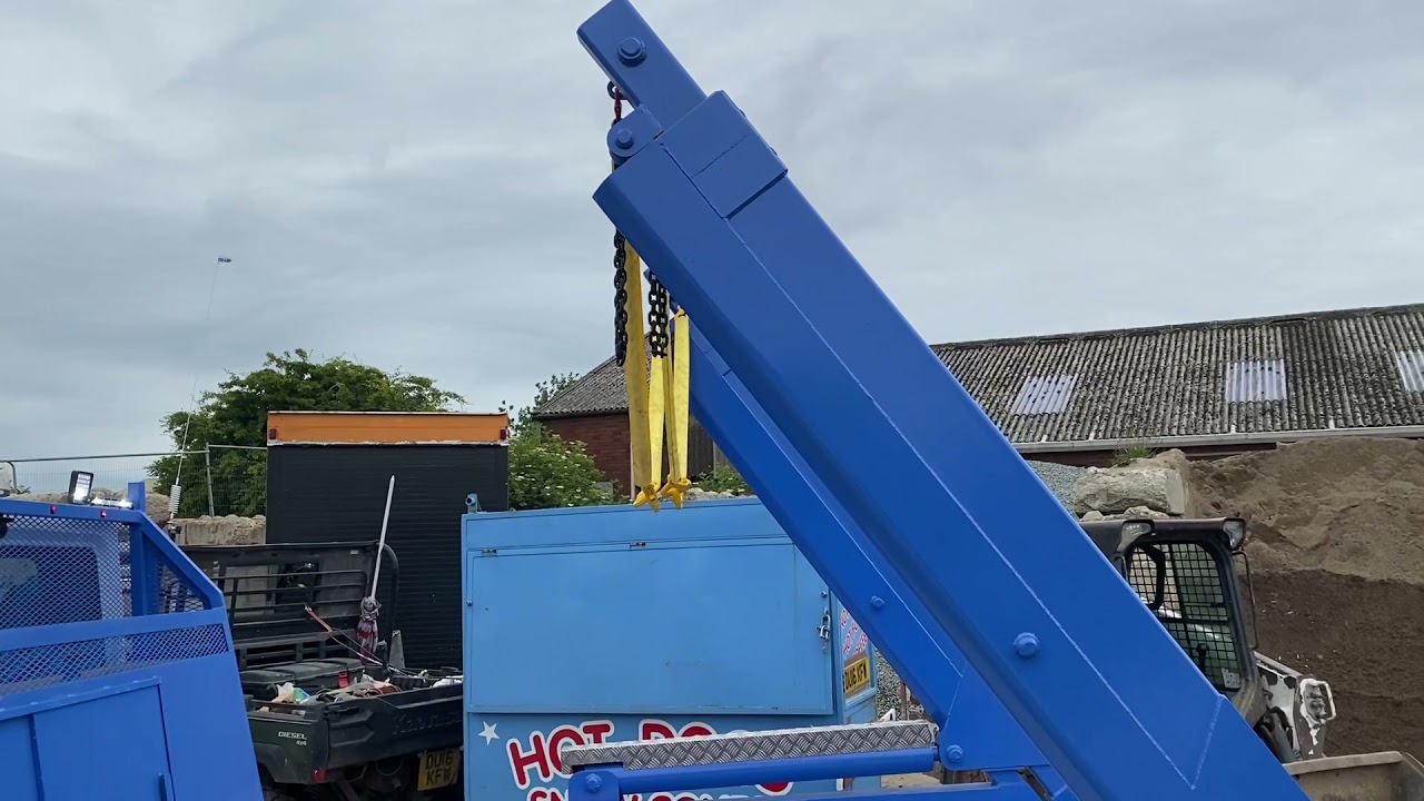 mini skip lorry 3.5 ton skip-worx.co.uk - YouTube