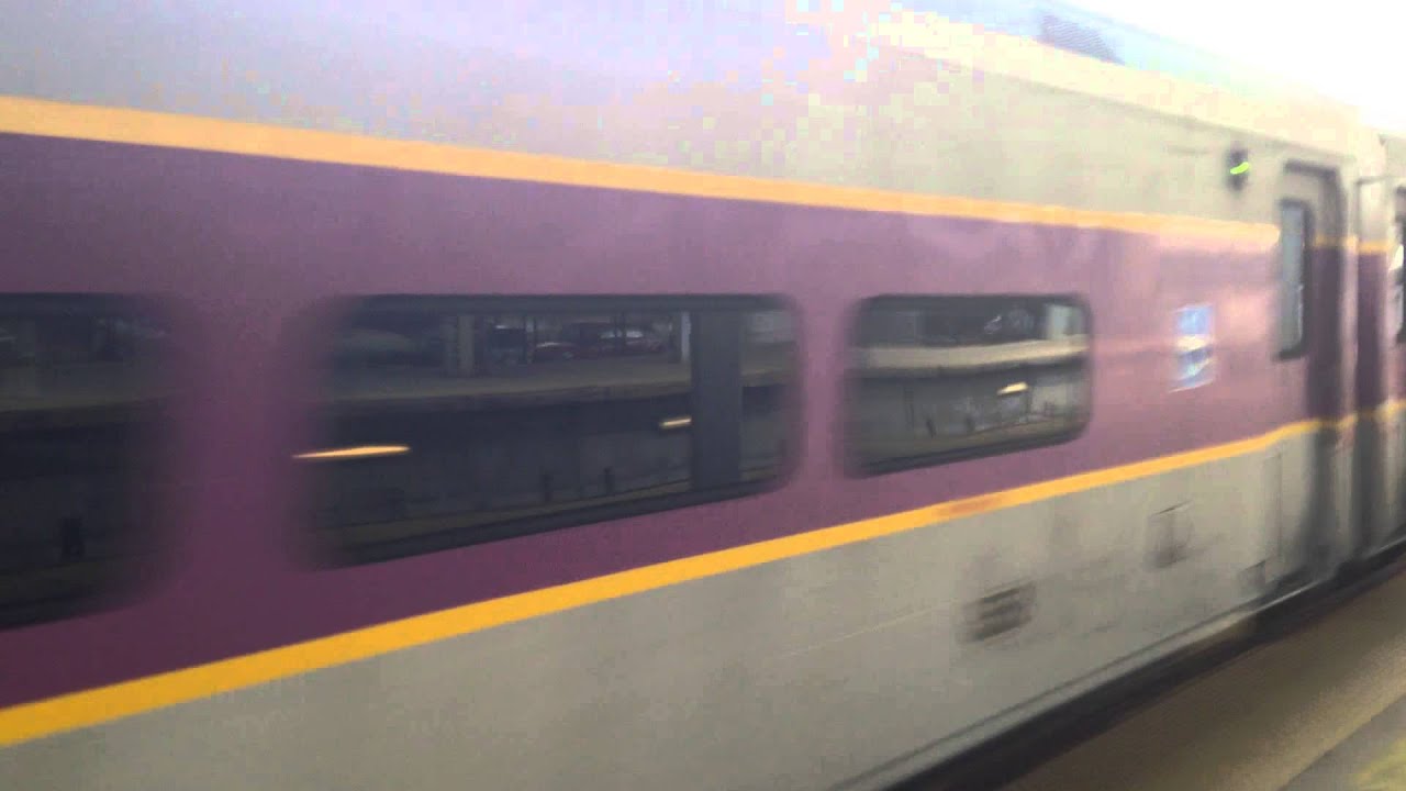 GP40 and MBTA Screamer at Noth Station - YouTube