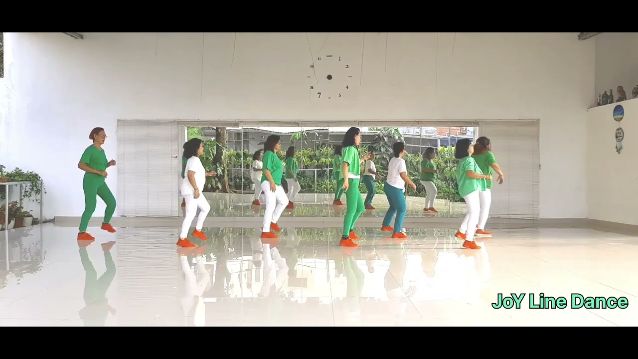 Tango Tango Line Dance by Ivonne Verhagen (NL) - YouTube