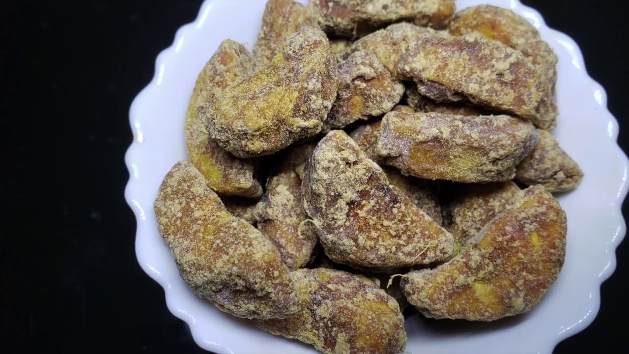 Sarkara Varatti Recipe | Sarkara Upperi Recipe | Banana Chips Coated ...