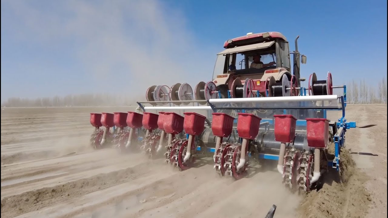 Spring sowing begins in China’s major cotton-producing areas - YouTube
