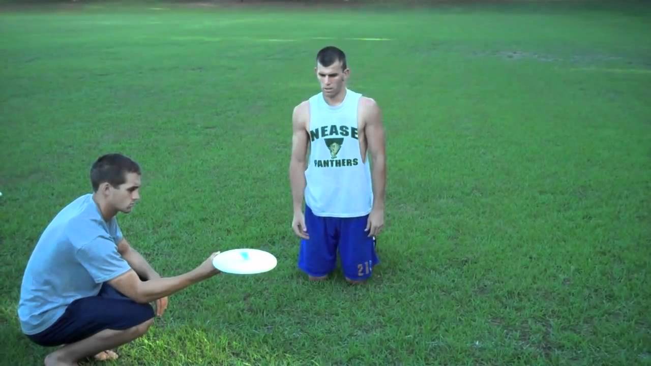How To Layout in Ultimate Frisbee Brodie Smith - YouTube