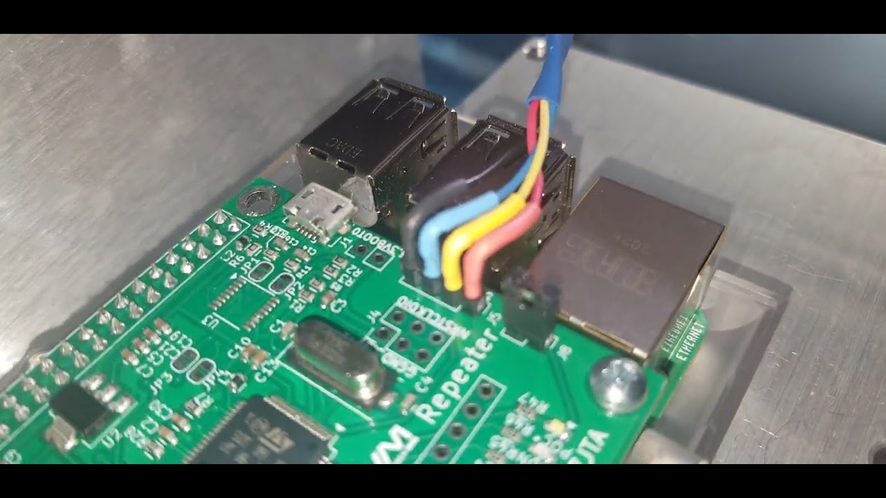 Hytera RD982 Installation of a MMDVM Board - YouTube