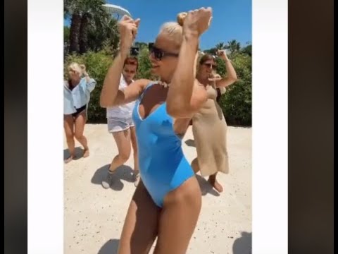 Burcu Esmersoy Değişik TikTok Videoları