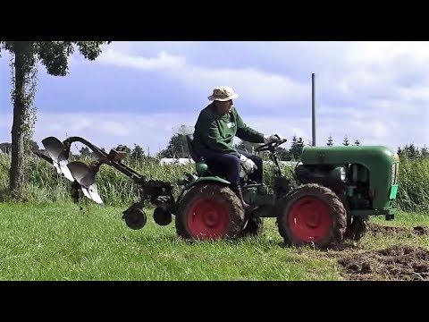 Im Einsatz mit Zweischarpflug | Holder A12 Allradschlepper | Holder A12 ...