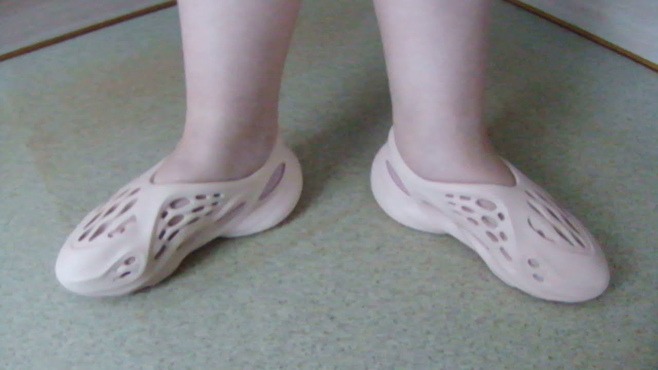 "YEEZY FEET!" SEXY TURQUOISE NEGLIGEE NIGHTGOWN LINGERIE CROCS Bare ...