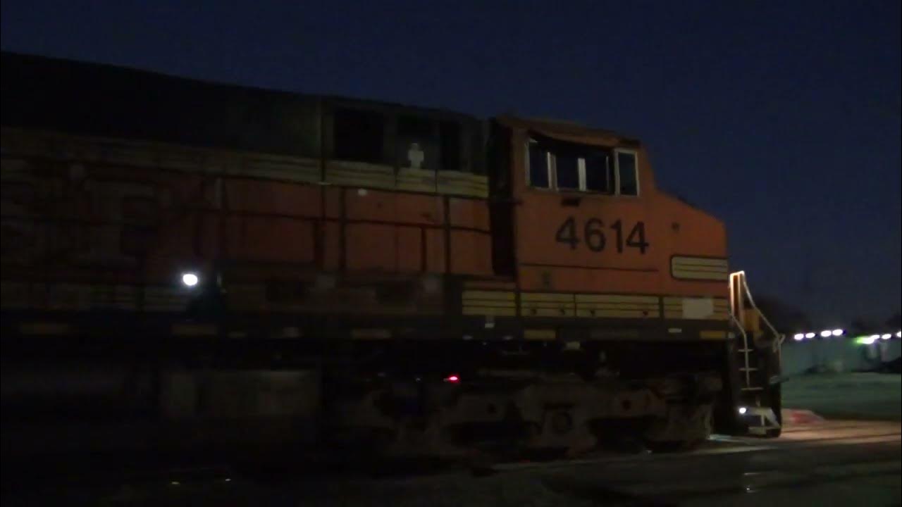 BNSF #4614 Leads WB to SB Mixed Freight. Olathe, KS 11/9/24 - YouTube