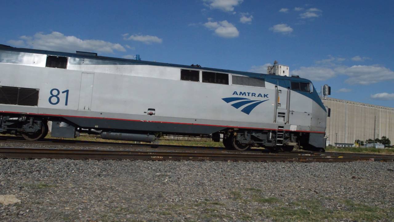 Amtrak train with "Cabbage" unit (former F40PH) -Saginaw, Texas - YouTube