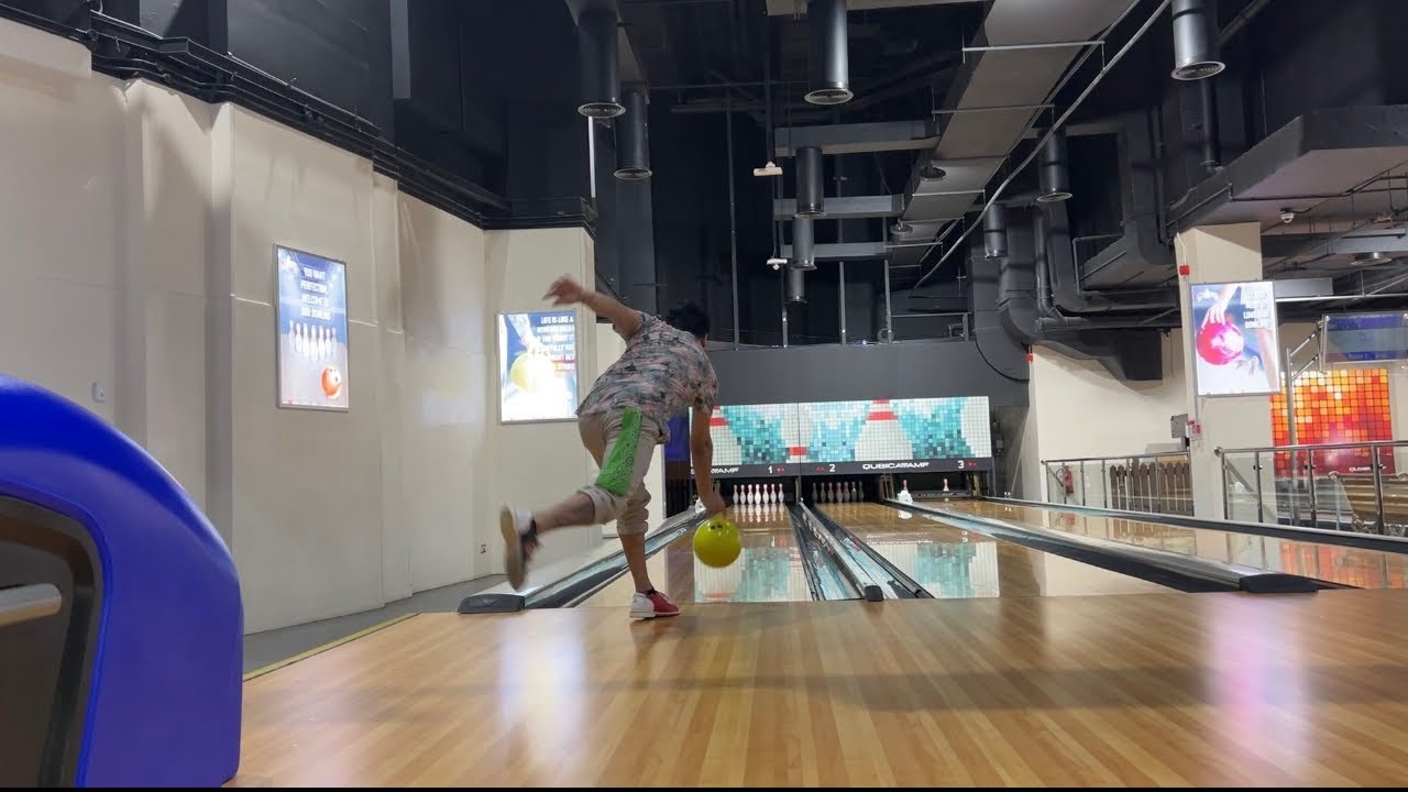 #bowling #mega mall Sharjah #funfriends #uaelife #unplannedvlog # ...