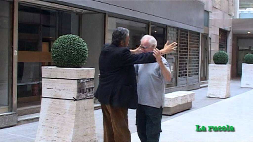 Cippe, Ciòppe e il cippo funerario.mpg - YouTube