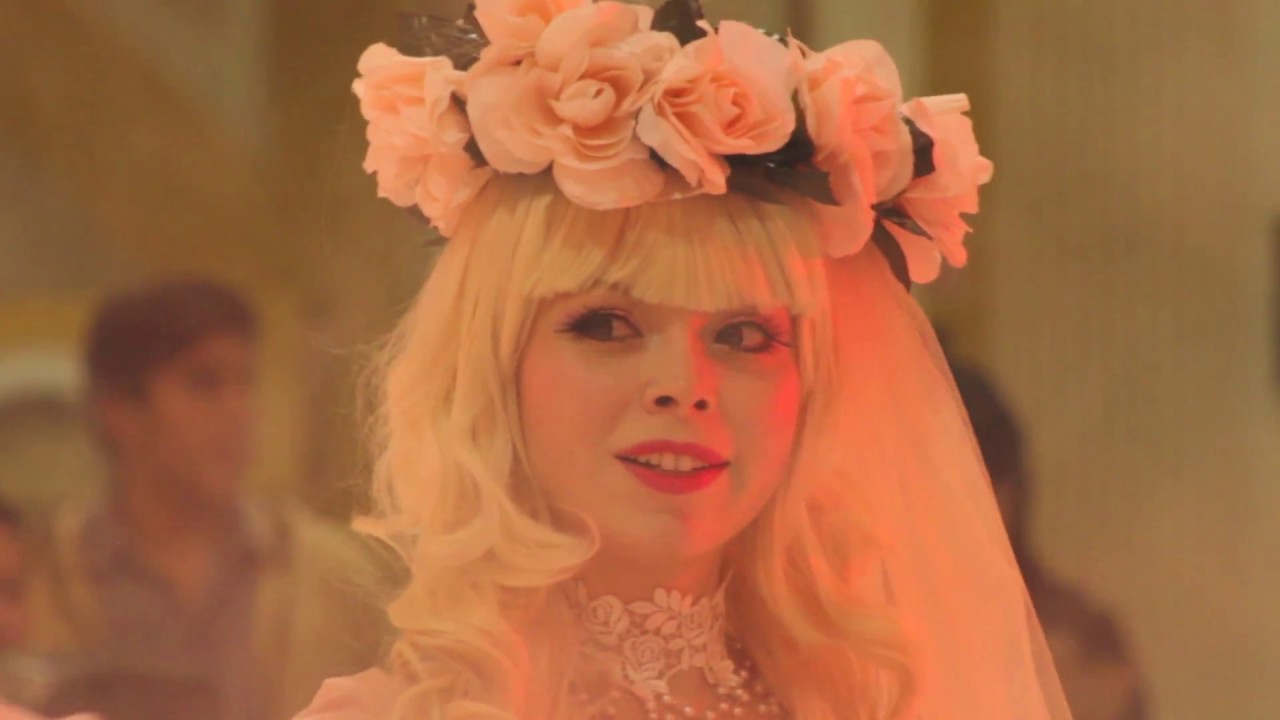 Puppets Fashion Show - YouTube