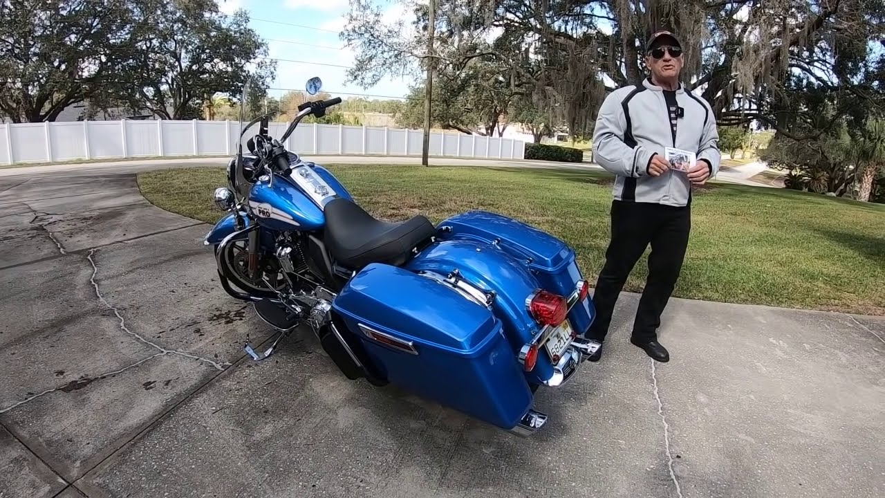 Get over the fear of leaning your motorcycle - YouTube