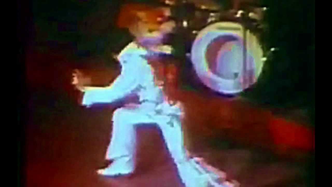 ELVIS: KARATE ONSTAGE, VEGAS '74 (Dragon Suit) - YouTube