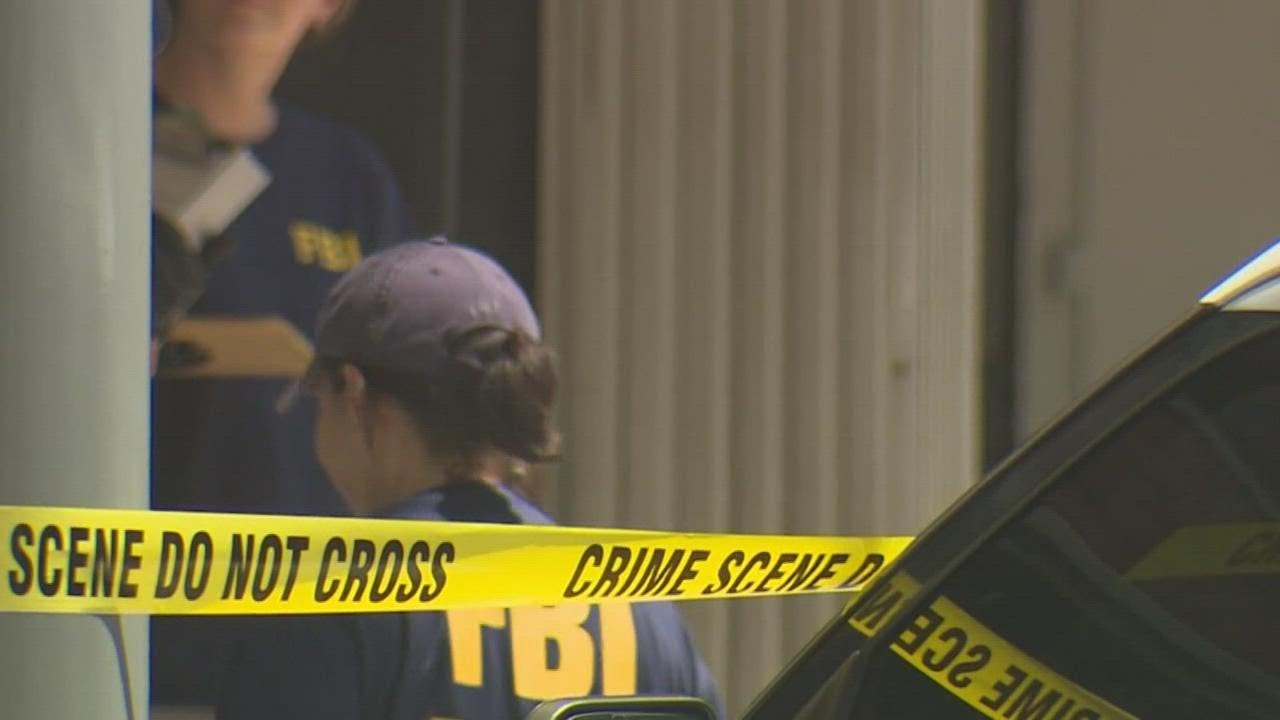 FBI raids downtown Houston business - YouTube