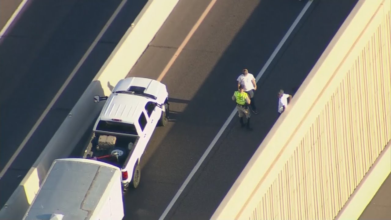 VIDEO: Motorcyclist killed in crash on HOV ramp in Tempe - YouTube