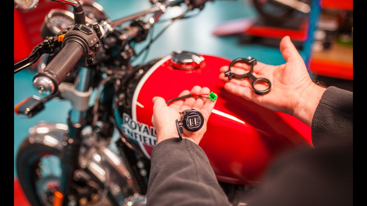 Fitting the Hitchcocks Motorcycles USB adaptor to a Royal Enfield 650 ...