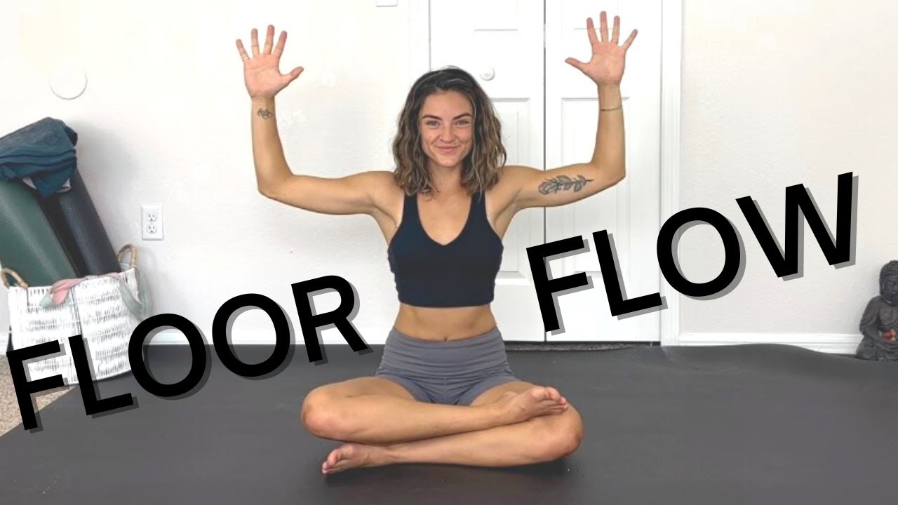 Floor Yoga Flow / Gentle 20 Minute Yoga For Beginners / Yoga With Paige ...