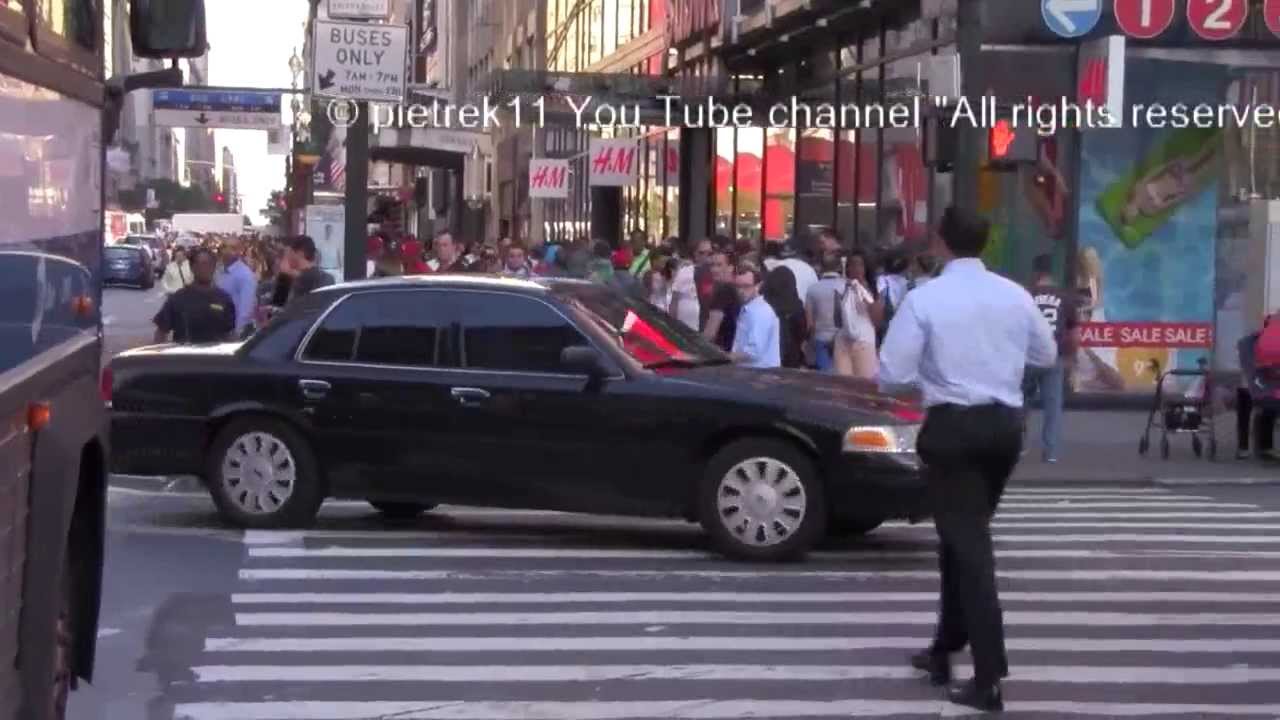 Angry undercover police car responding NYPD Ford Crown Victoria 3 ...
