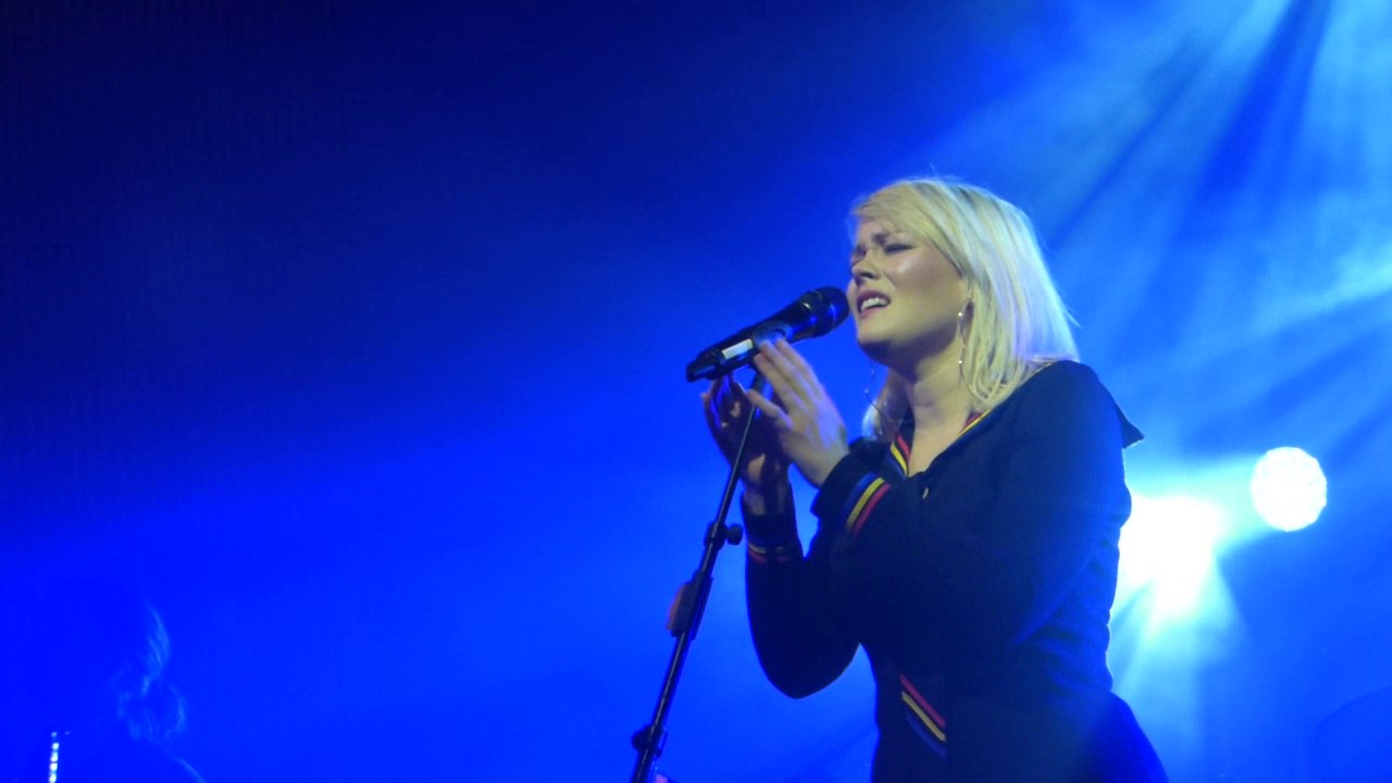 Anna Puu - Mestaripiirros - YouTube