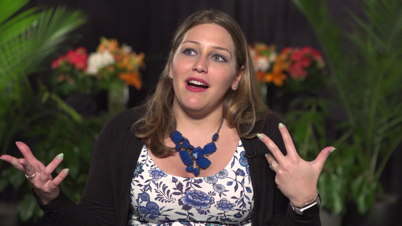Luz Cumba Garcia at the StoryBooth 2018 - YouTube