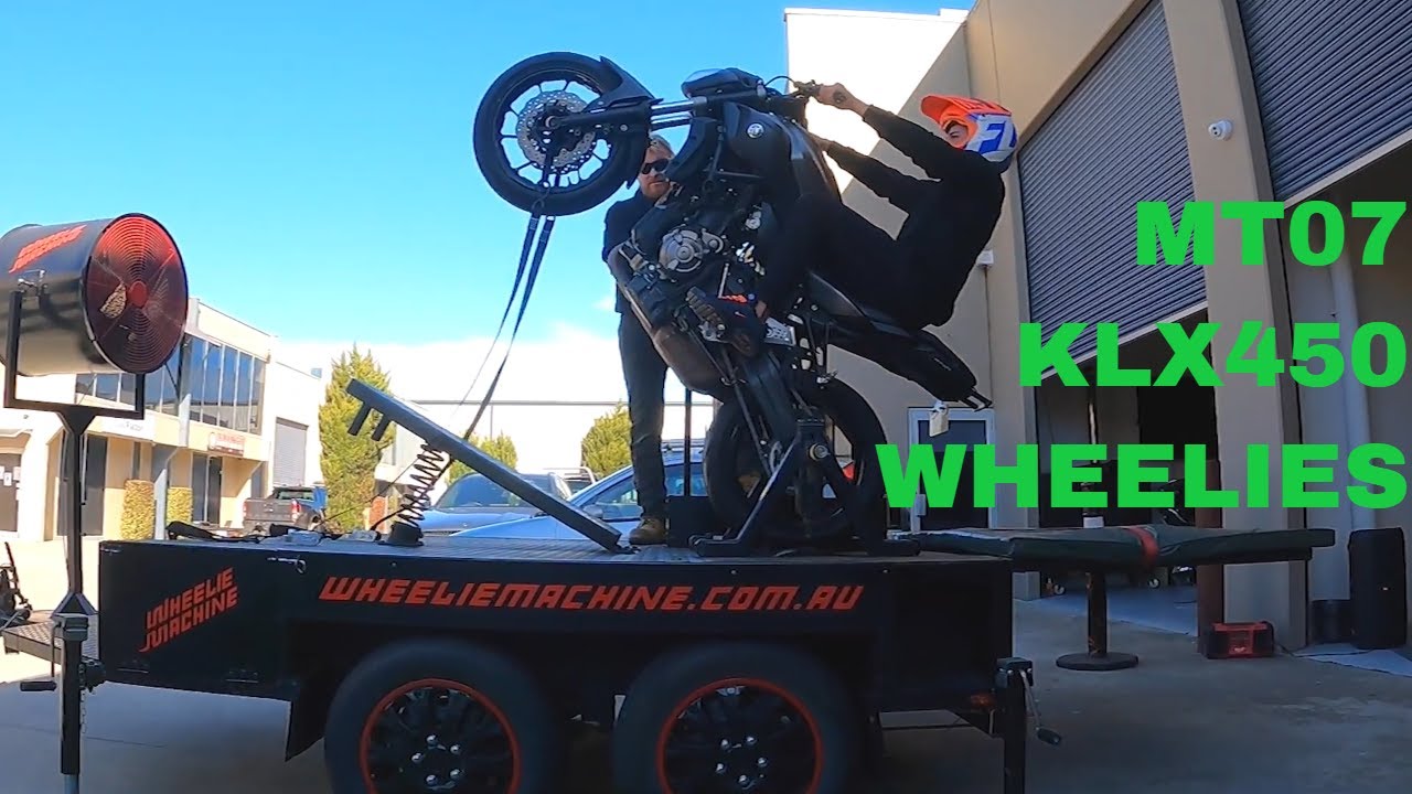 IT'S A WHEELIE PARTY !!! Having fun on the wheelie machine | RIDING an MT07 and KLX450 - YouTube
