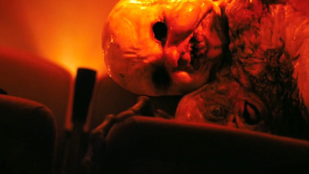 IT Welcome to Derry Episode 1 Pennywise Baby Mutant Form VS Kids Death ...