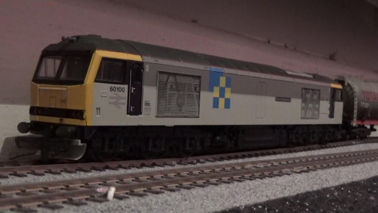 Lima 205026A4 | Class 60 Diesel Locomotive | 60100 "Boar of Badenoch ...