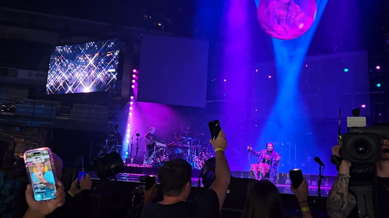 Janet Jackson Again Sing Along Together Again Tour Indianapolis - YouTube