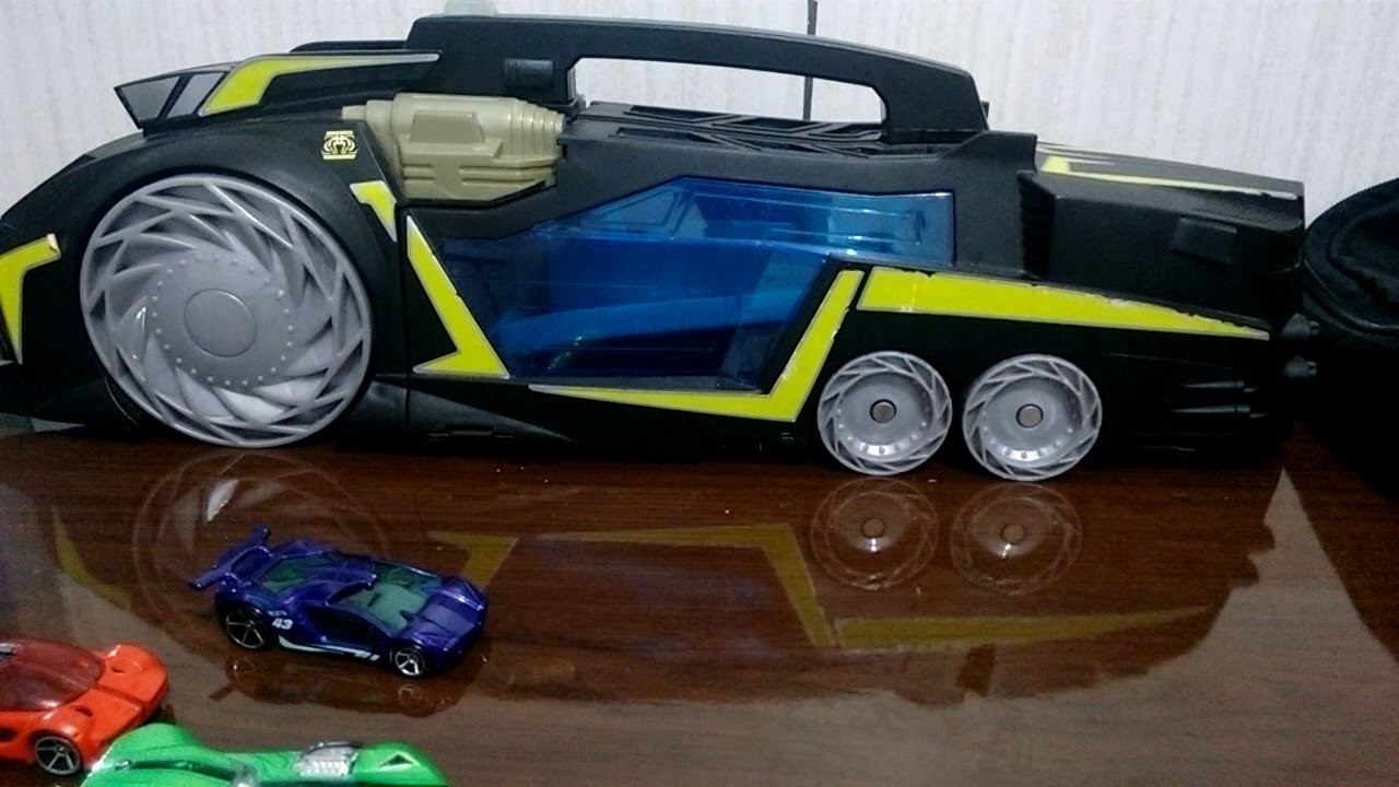 Hot Wheels Acceleracers Drone Sweeper - YouTube