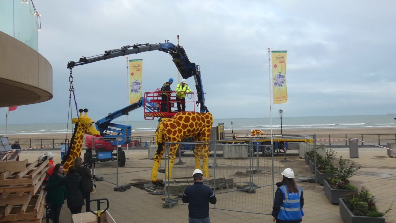 Legoland Giraffe - YouTube