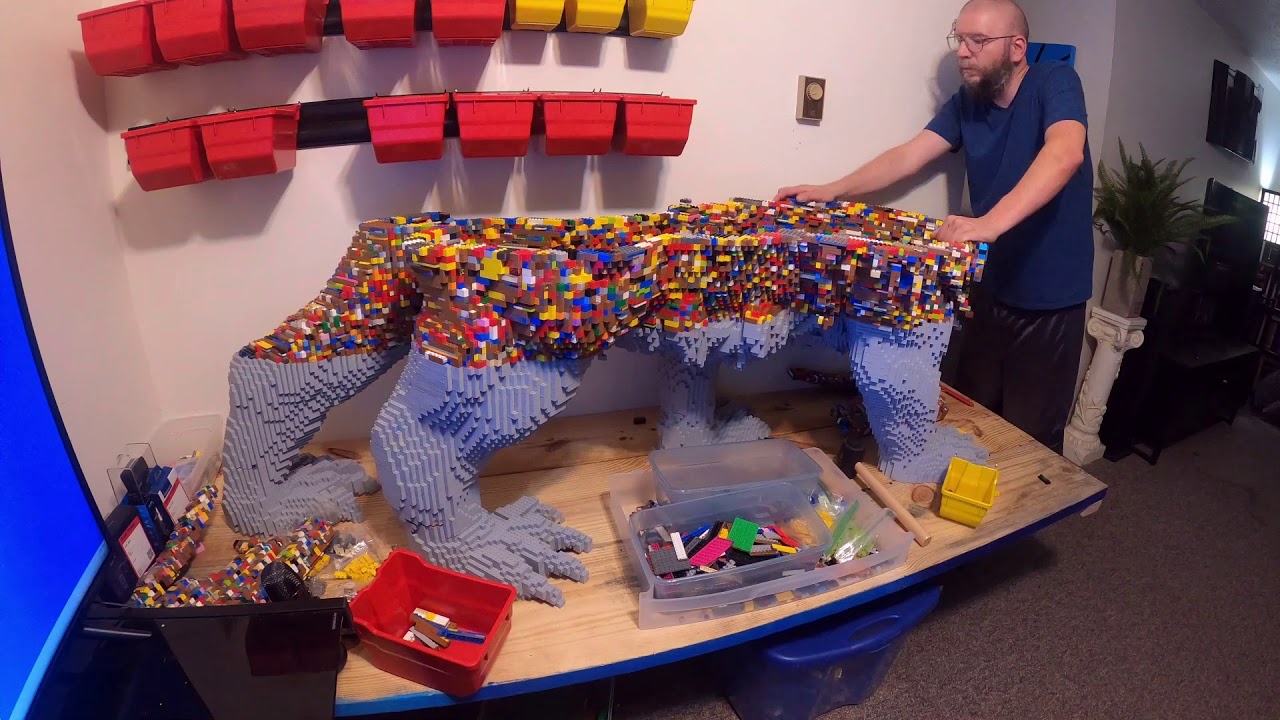 **Giant Manticore built with Lego bricks time lapse. Update # 2** - YouTube