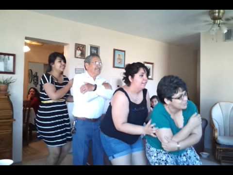 Toto dancing with his girls Just Dance. - YouTube