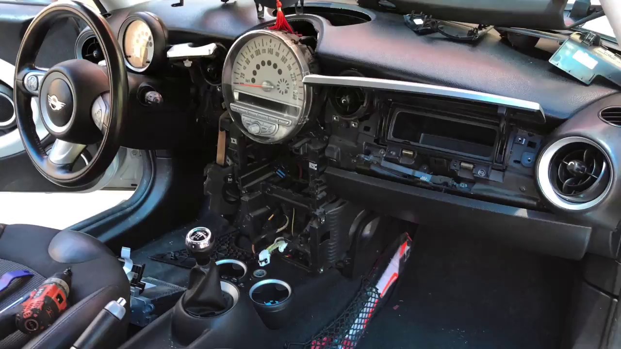 POSE AUTORADIO MULTIMÉDIA PIONEER DANS MINI ONE - YouTube