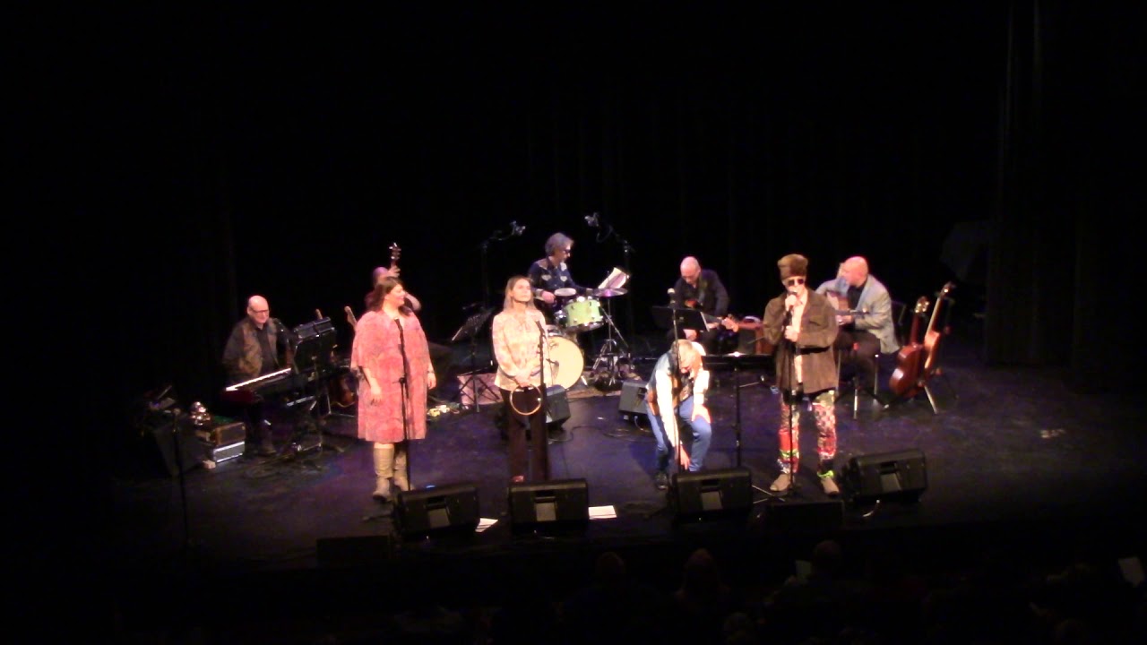 The Very Groovy Things - Live in Concert - YouTube