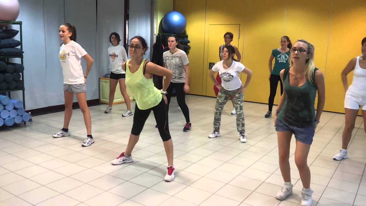 Zumba-Wiggle jason de rulo - YouTube