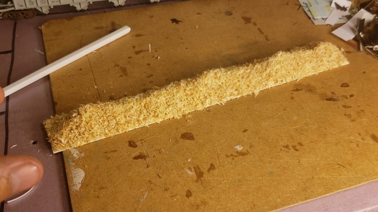 How to make ho scale woodchip loads for your chip hoppers - YouTube