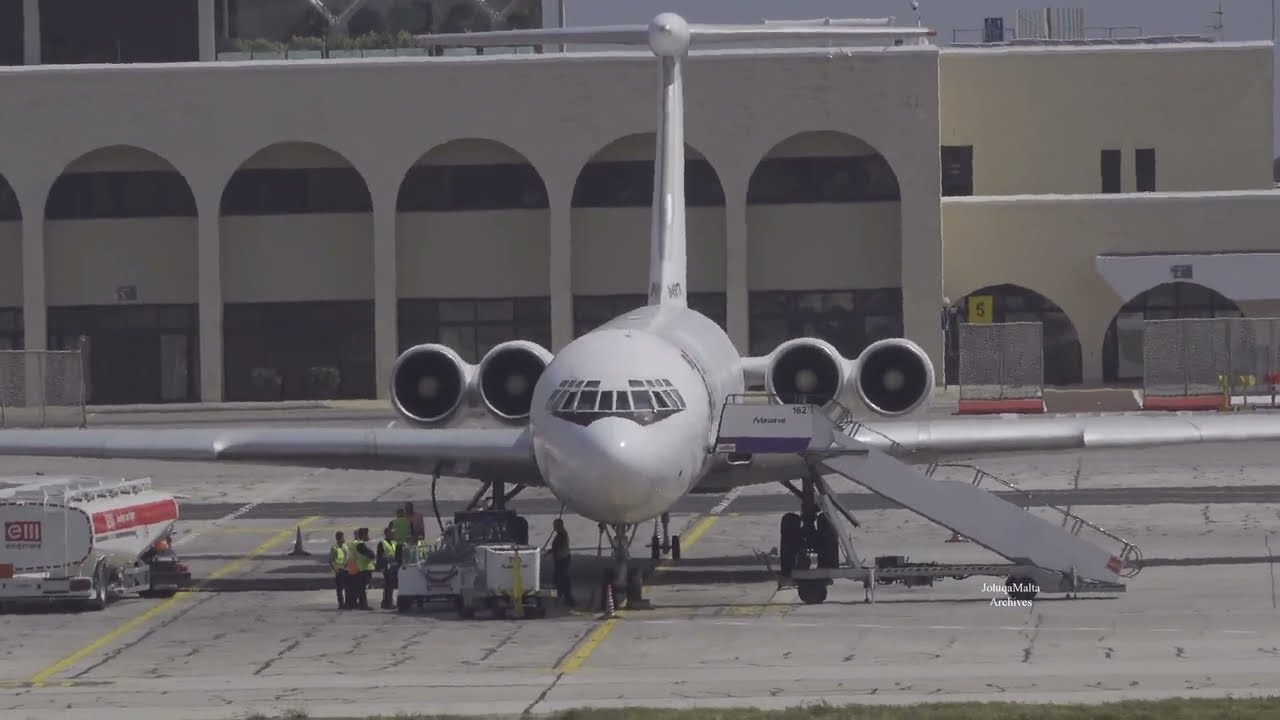 ILUSHIN IL 62 (Rada Airlines)Malta International Air Port. - YouTube
