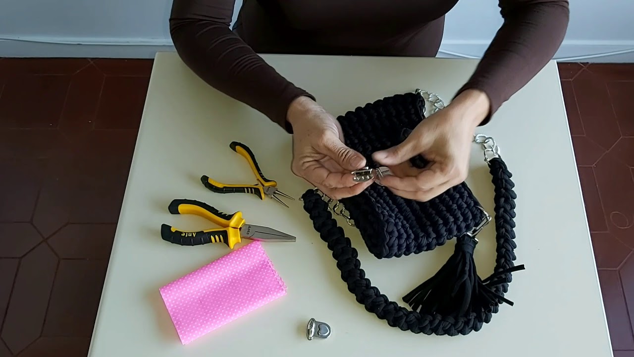 COMO COLOCAR FECHO EM BOLSA/ FACIL - YouTube
