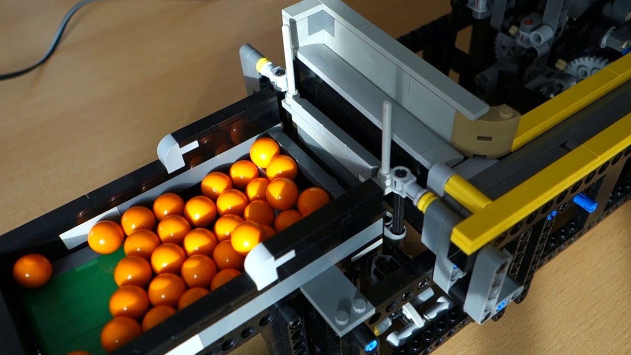 Lego invisible lift design by Akiyuki - YouTube