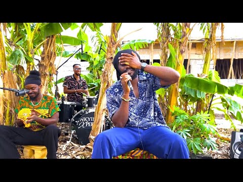 Ayisi - MOKOLE (Live version with Nkyinkyim Band)