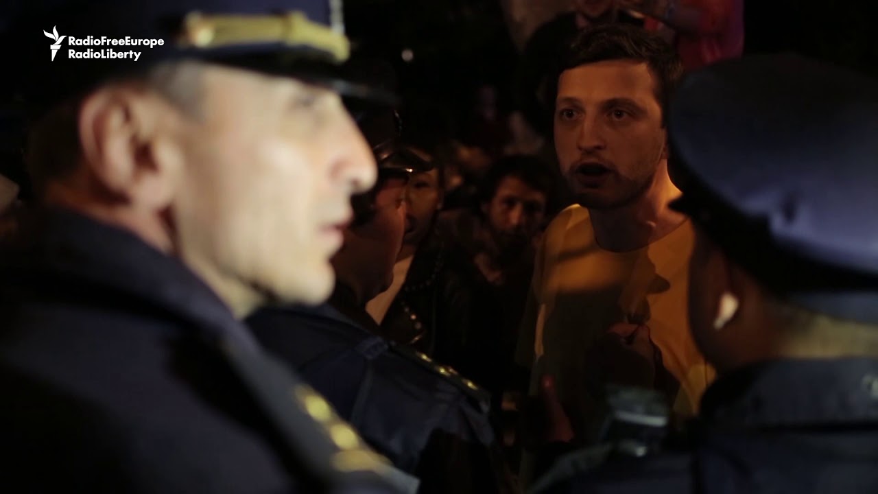 Georgian Police Raid On Clubs Triggers Protests - YouTube