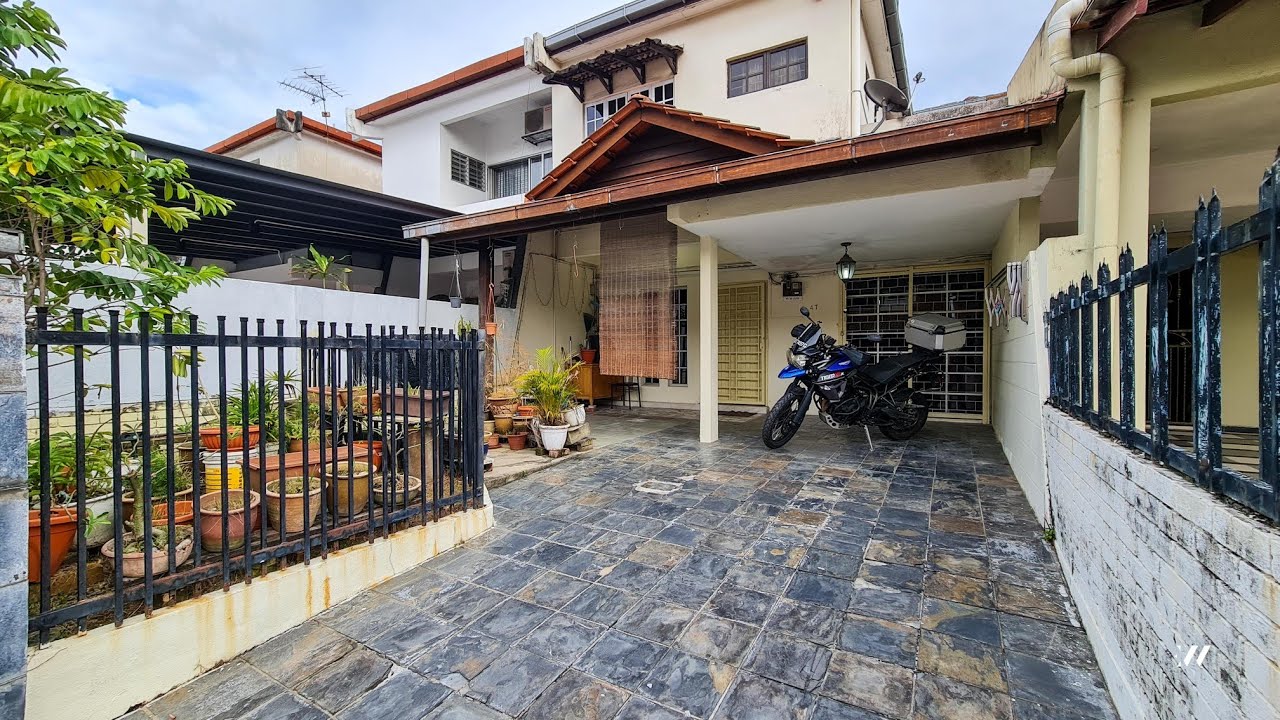 Damansara Uptown Double Storey Landed House - YouTube