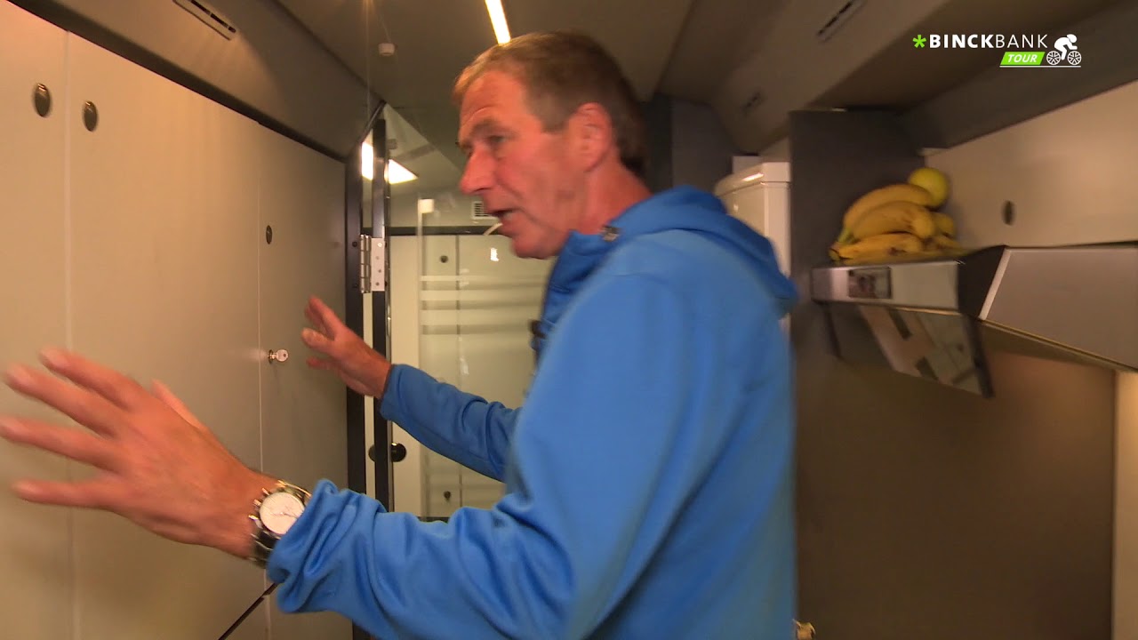 BinckBank Tour: Johan van der Velde toont ons zijn ploegenbus - YouTube