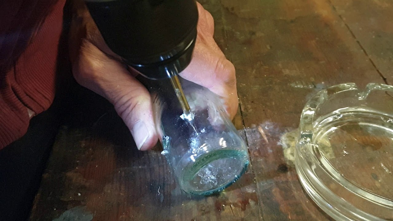 #225 Come FORARE una BOTTIGLIA con le punte da VETRO - YouTube