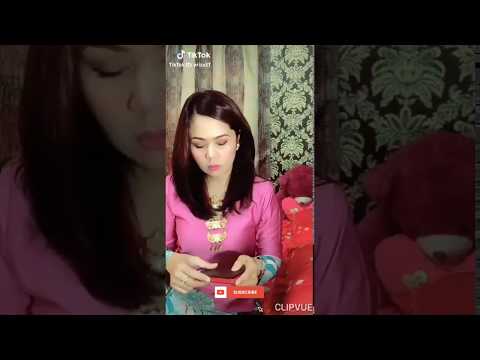 Tiktok barbaju kebaya pink