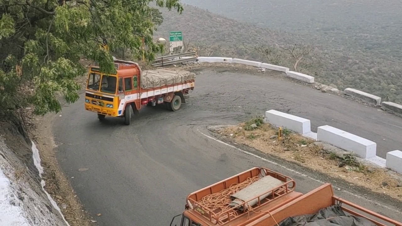 Dhimbam ghat road full speed hairpin bend turning - YouTube