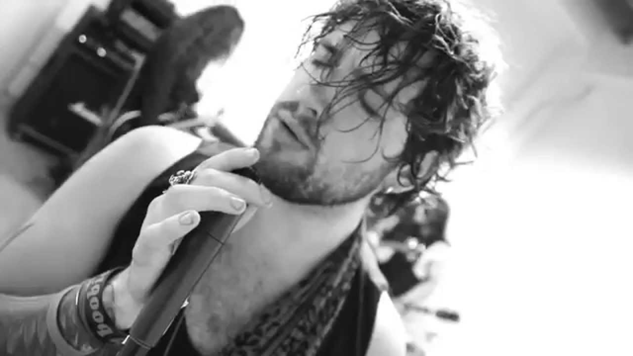 THE UNCHAINED - Dirty Walls feat. Bryan Fontez - YouTube